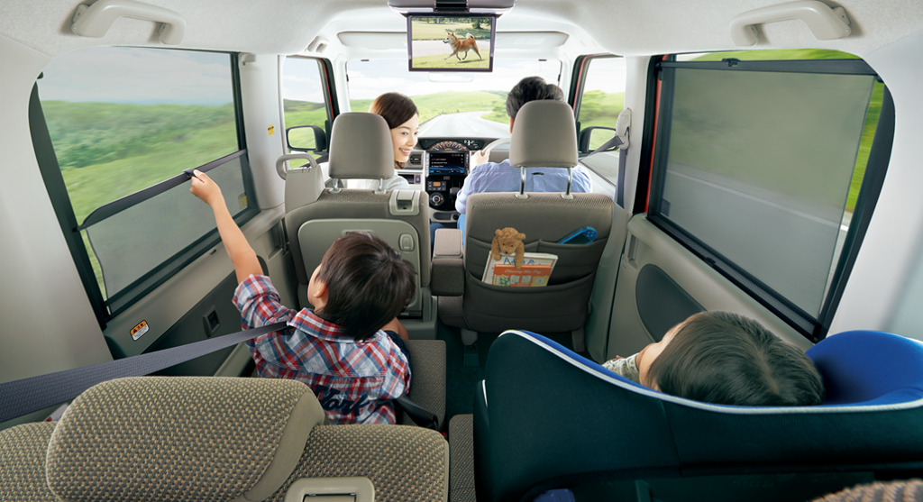 広さ自慢のダイハツタントで車中泊は可能？室内サイズでチェック！ | コンパクトカー情報！ノート・アクア・デミオ・フィットからジムニーまで